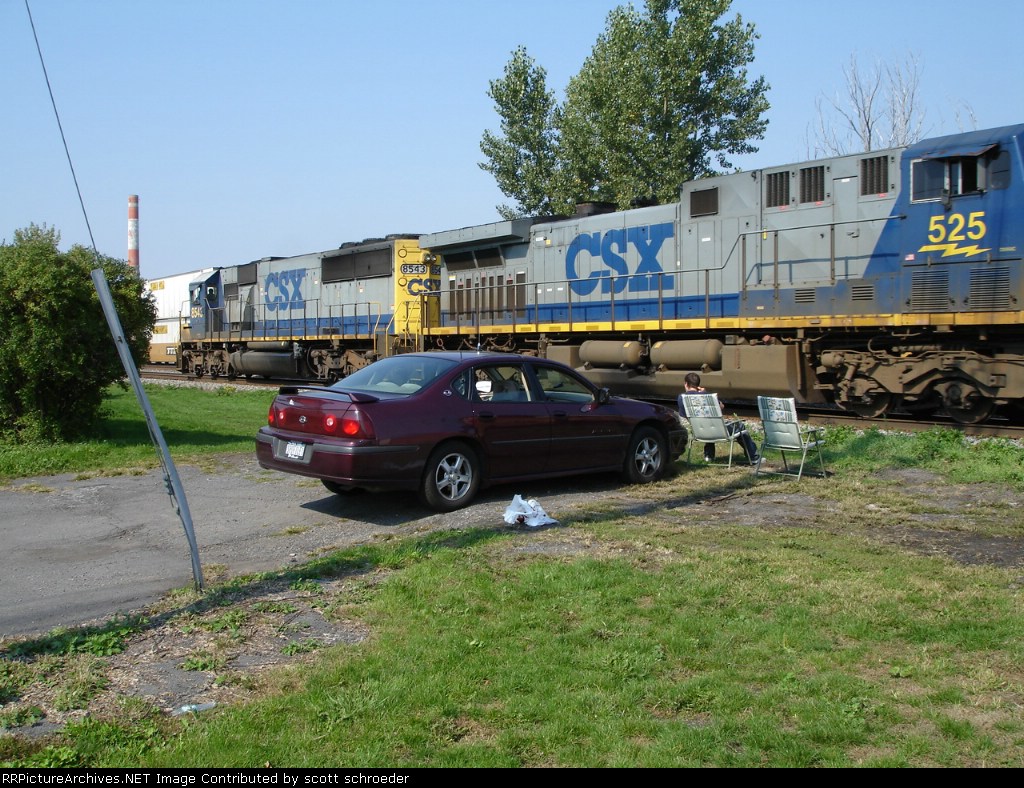 C¬X 8543 & CSX 525 passing the SPDFILE1 mobile WB on the "West Shore Branch"